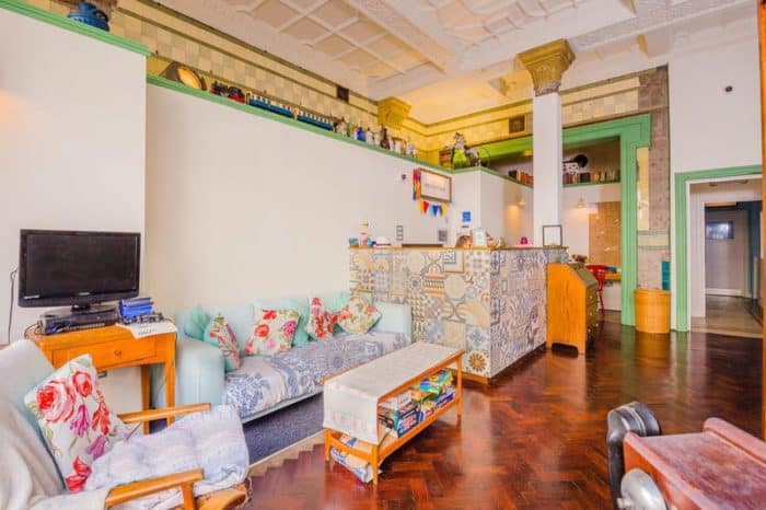 A Beginner's Guide to Staying in a Hostel for the First Time - Clumsy ...